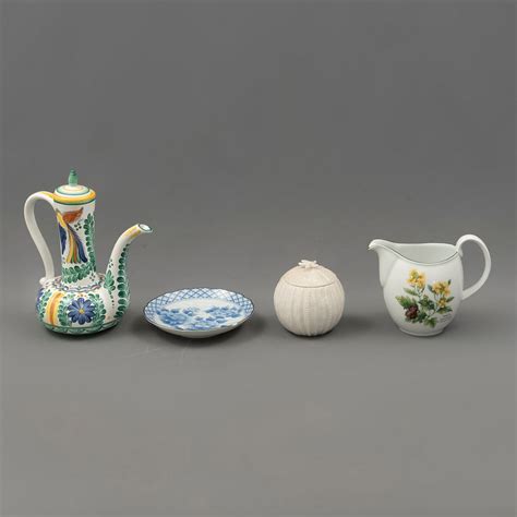Lote De Artículos De Mesa Sxx Elaborados En Porcelana Cerámica