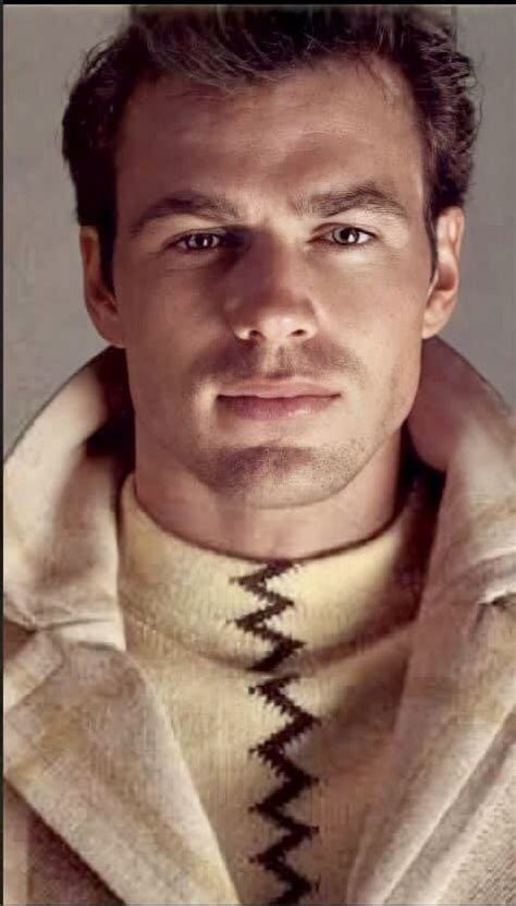Actor And Model Jon Erik Hexum Poses For A Portrait In 1984 In Los
