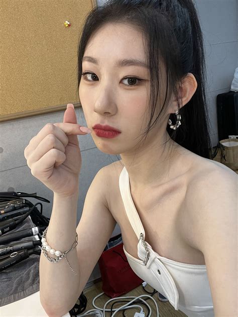 Chaeryeong Itzy น้อยแต่มาก 2 รูป