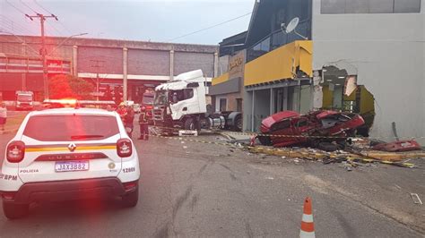 Nasci de novo diz mulher que escapou de ser atingida por caminhão