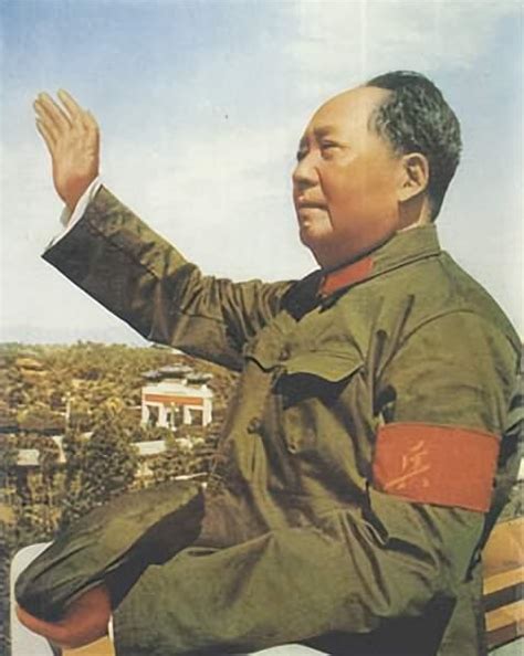 1966年，毛主席在天安门接见红卫兵，他对宋彬彬说：文质彬彬不好，要武嘛 知乎