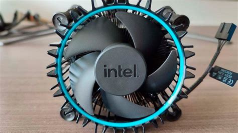 Intel Core I5 12400f Unboxing Exhibits New Stock Cooler Toms Hardware