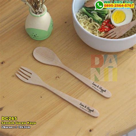 Sendok Garpu Kayu Souvenir Pernikahan