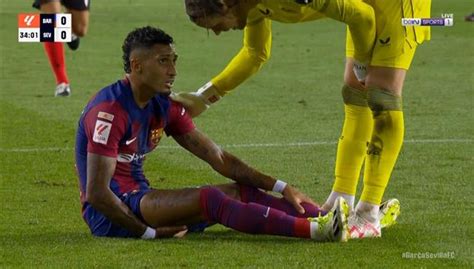 اصابة رافينيا في مباراة برشلونة واشبيلية بالدوري الاسباني بطولات
