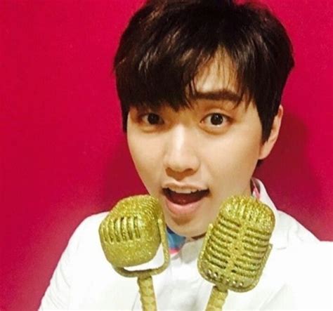 듀엣가요제 산들 황금 마이크들고 깜찍 셀카 촬영 ‘네티즌 웃음 Fn스타