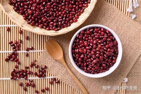 肾爱黑豆、脑爱黄豆、肝爱五脏各有一种最爱“养生豆”，照着吃从头补到脚