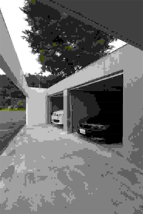 두 가족이 따로 또 같이 사는 모던 주택 호미파이 And Homify