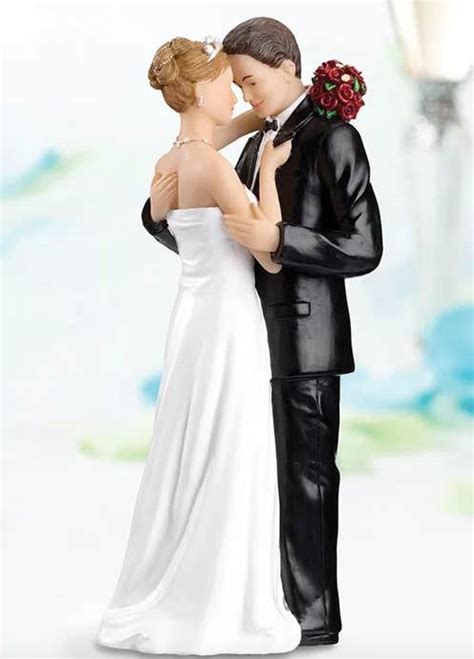 31 Best Wedding Cake Toppers Of All Time Yourtango