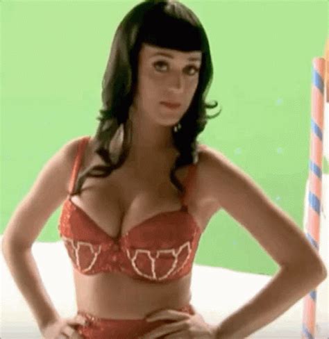 Katy Perry Sells Rights To Five Albums For Reported 225m Radio Gunk