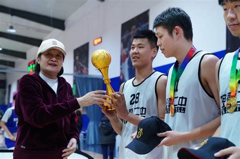 宋晓波：希望更多中学篮球女将加入百队杯腾讯新闻