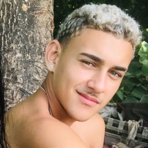 Eric Gabriel Eric Cheff • Threads Say More