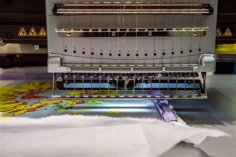 M Quina De Coser Industrial Autom Tica Para Puntada Por Pateador Digital