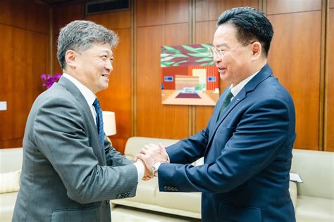 รมว กต ไต้หวัน ให้การต้อนรับ “ทีมวิจัยความสัมพันธ์ระหว่างสองฝั่งช่องแคบไต้หวัน” ของมหาวิทยาลัย