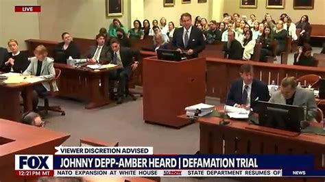 El abogado de Johnny Depp desafía al experto de Amber Heard por sus