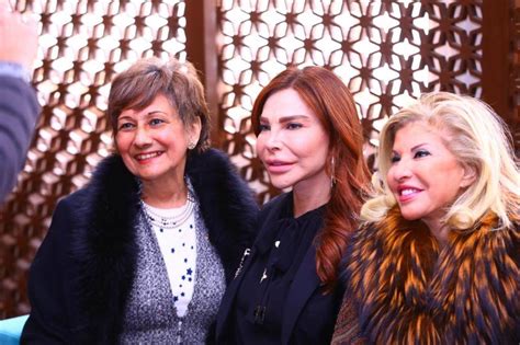 بالصور تكريم الإعلامية الكبيرة هالة سرحان في حفل جوائز المرأة العربية