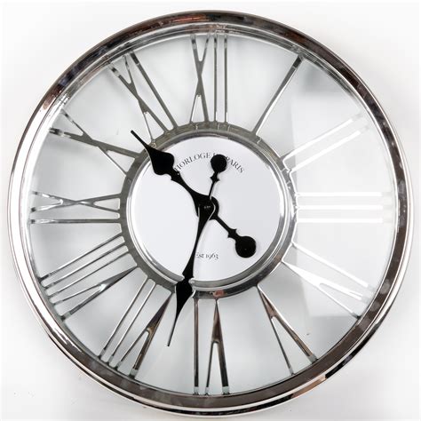 Horloge murale en métal chrome cm Horloges Pier Import