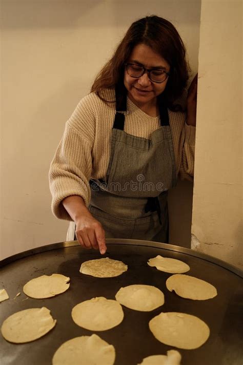 Mexico City Cdmx Mexico February 19 2025 Instructor Cooking