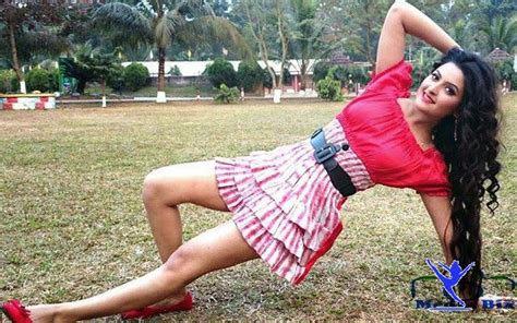 BANGLADESHI HOT MODEL ACTRESS Bangladeshi Actress Pori Moni Biography And Pictures