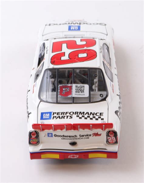 Kevin Harvick Signed Le 29 Gm Goodwrench Service 2001 Monte Carlo 124
