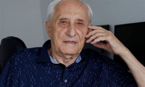 Akademiku Malazez Mendon Se Mali I Zi Duhet Ta Mbështesë Anëtarësimin E