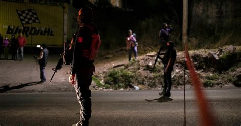 他们确定了危地马拉的 “查波” 和 19 名声称在 Zinapécuaro 发生大屠杀的受害者 Infobae