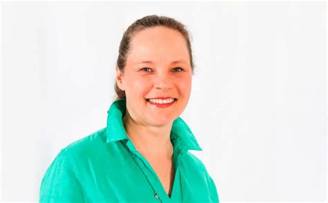 Uratarina Hankintajohtaja Reeta Rouhiainen Schetelig