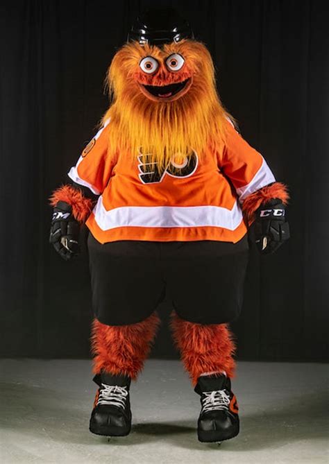 Flyers Gritty Gets A Philadelphia Style Welcome Filled With Insults
