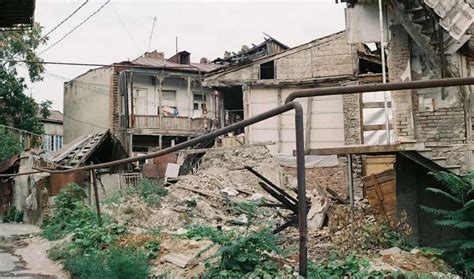 სამშენებლო კომპანია ეძებს ავარიულ ბარაკულ სახლებს თბილისში Bt Ge