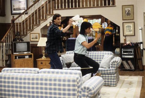 These Iconic 80s Tv Shows Still Influence Design Today—heres Proof