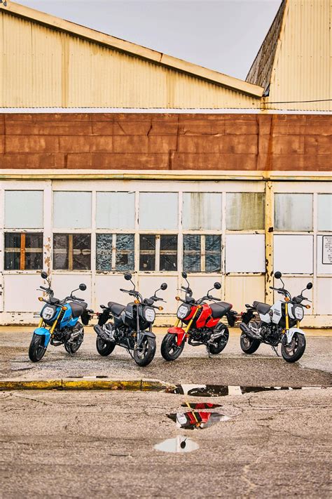 户外特写：honda 2025 Grom 迷你车美国版新车新品资讯中心全球摩托车网