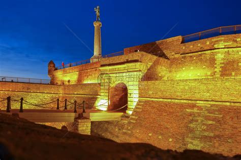 塞尔维亚首都贝尔格莱德一座纪念碑的胜利女神像victoryst高清图片下载 正版图片507183428 摄图网