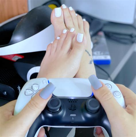 Luna Feet Foot Adoration Foot Fetish Directory And Foot Fetish Content Creator Index