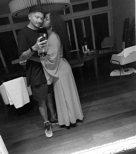 Cantora Iza Revela Como Conheceu Yuri Lima Volante Do Mirassol