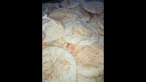 طريقه عمل العيش الفلاحي المصري بطريقه سهله وبسيطه Youtube