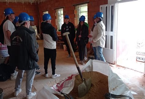 El alcalde de Poblete y un grupo de jóvenes de la localidad visitan las