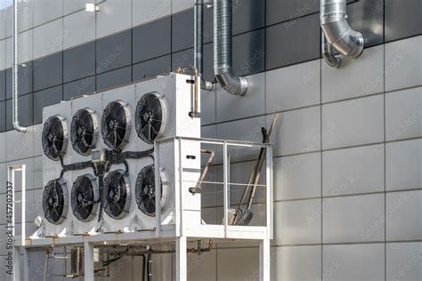 Foto De Outdoor Split Air Conditioner Units Mounted On Industrial Building Facade Outdoor