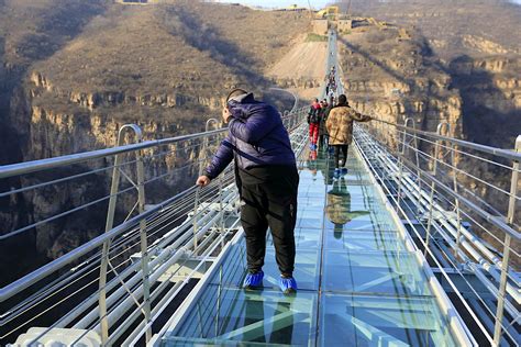 Defy Gravity On Chinas New Record Breaking Glass Bridge Lonely Planet