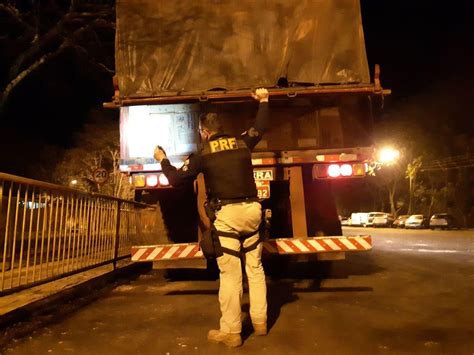 PRF Apreende Mil Carteiras De Cigarro Contrabandeadas Na BR Em Mercedes Oeste E