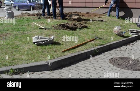 Ground Rake Stock Videos And Footage Hd And 4k Video Clips Alamy