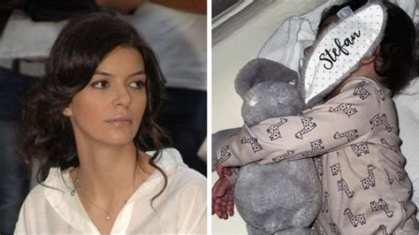 ЗА ПЪРВИ ПЪТ Снахата на Васил Божков показа третия му внук СНИМКА Информационна агенция ПИК