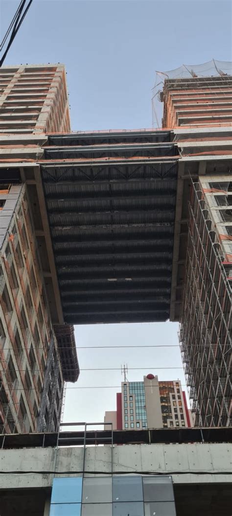 Passarelas Metálicas Ligando Torres Grupo Refrasol