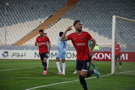 محمدرضا آزادی در اوج؛ پسر آبی، یاغی می شود؟ طرفداری