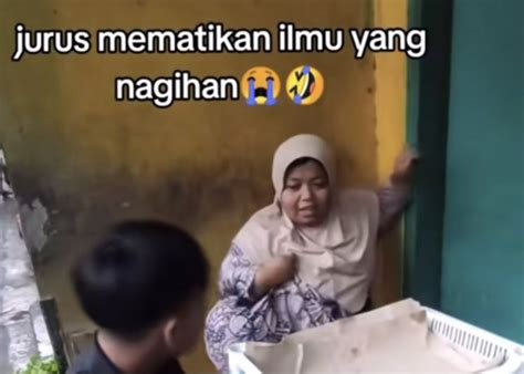 Viral Ketika Emak Emak Ini Ditagih Hutang Keluarkan Jurus Tak Terduga
