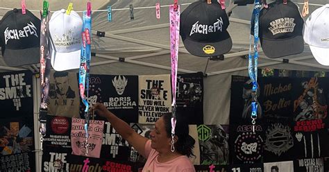 Cuáles Son Los Precios En El Bazar De Playeras Y Mercancía De Conciertos En Cdmx Infobae