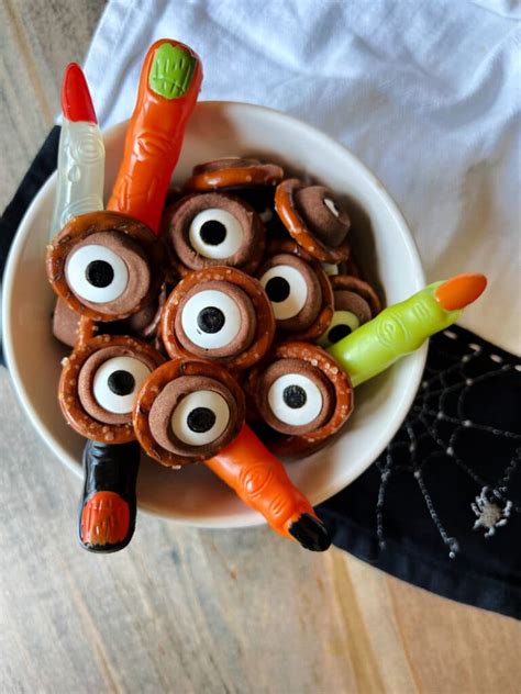 Rolo Pretzels Only 3 Ingredients