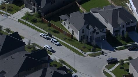 Malnourished Twins Break Free From Handcuffs Escape Texas ‘house Of