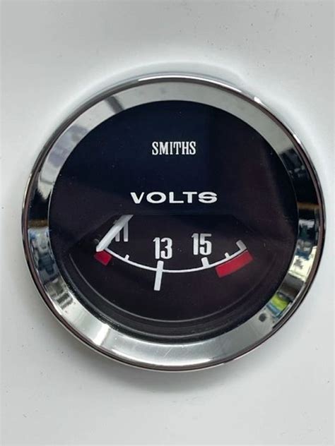 Abv2220 21c Smiths Classic Black Voltmeter 11 17 Volts Chrome 12v Bezel