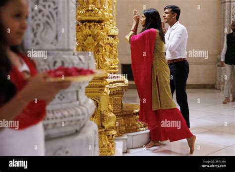 Prime Minister Rishi Sunak And His Wife Akshata Murty Offer Prayers
