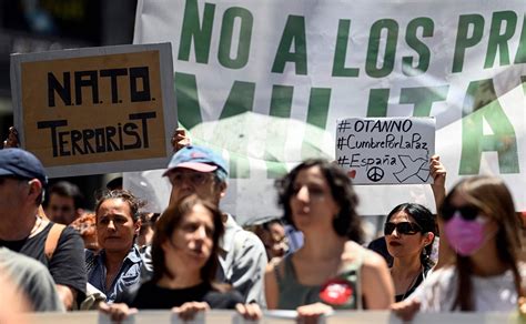 ¡no A La Guerra No A La Otan Miles Rechazan Cumbre En Madrid