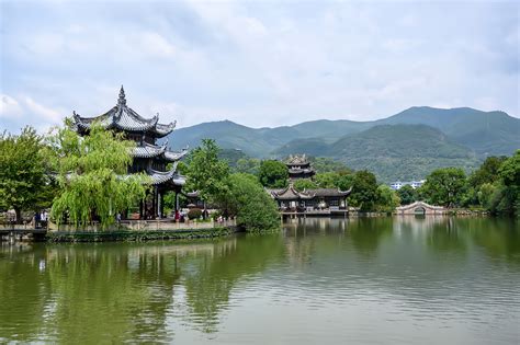 浙江临海的东湖，景色可媲美杭州西湖，被誉为“台州园林之首” 临海 园林 东湖 新浪新闻